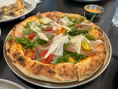 Ronin Pizza - Best Handmade Crust for a Pizza in Bangkok?