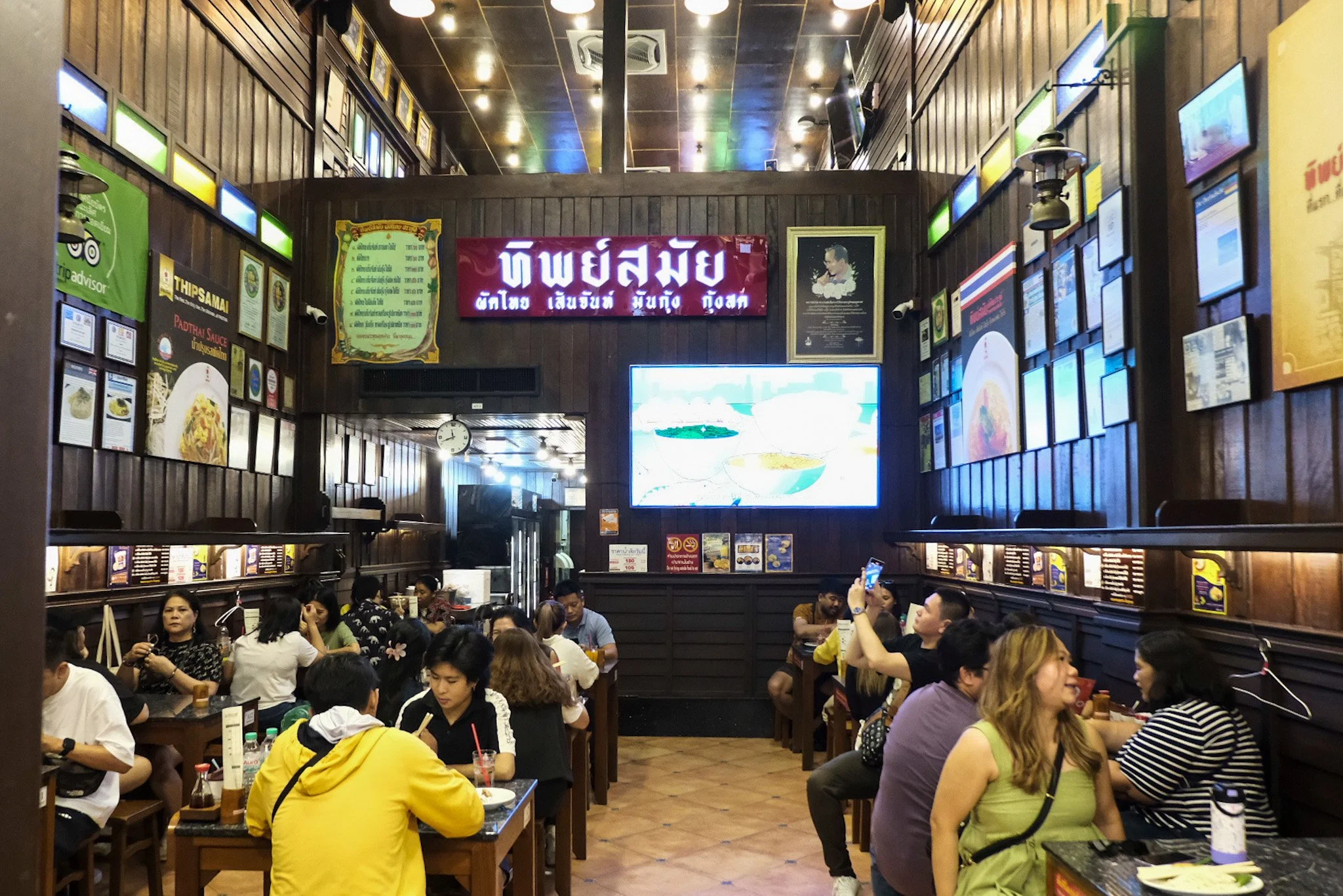Thipsamai - Best Pad Thai in Bangkok, Legendary and Famous Worldwide