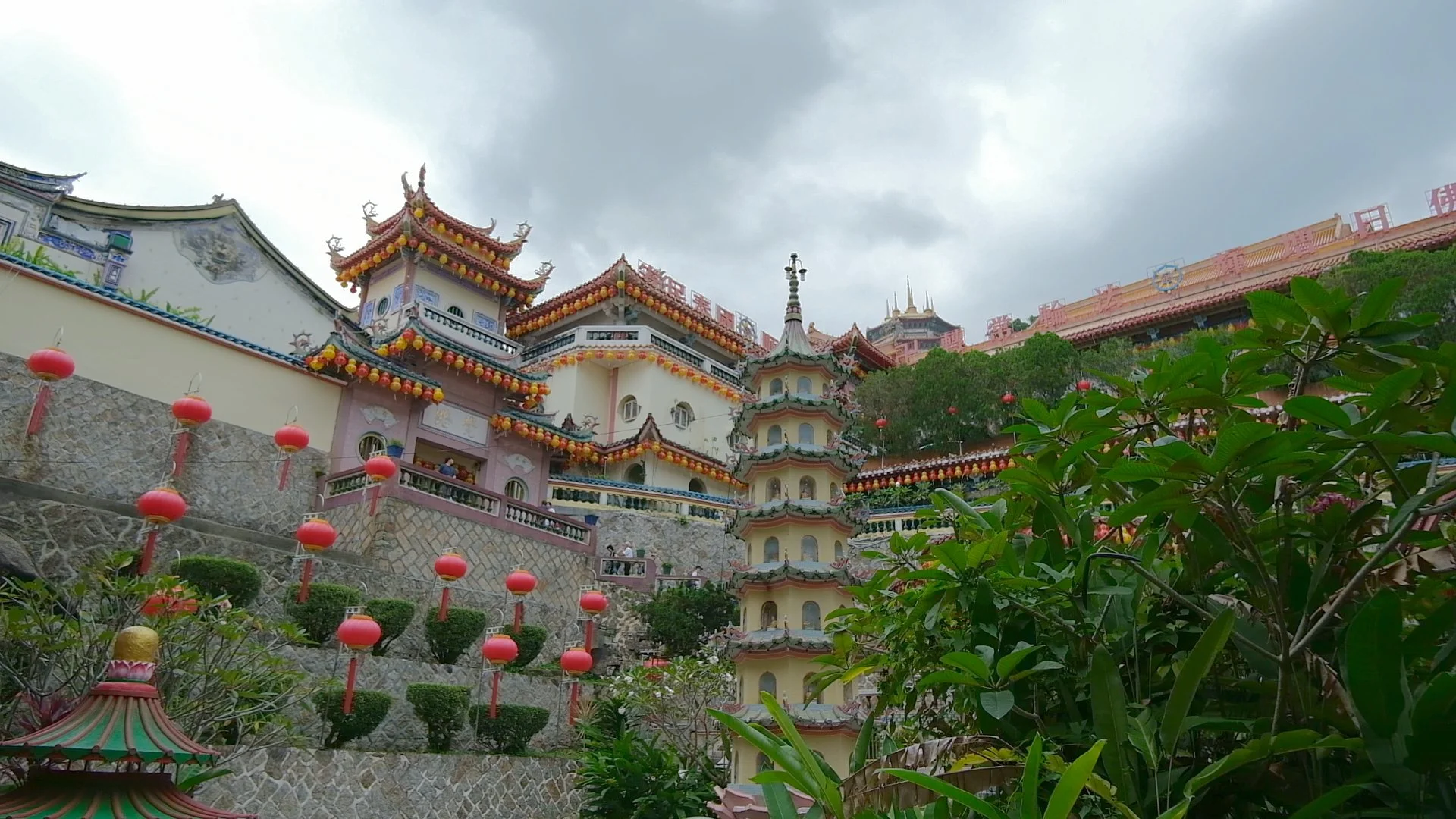 Exploring Kek Lok Si Temple: Top Things to See in Malaysia's Largest ...