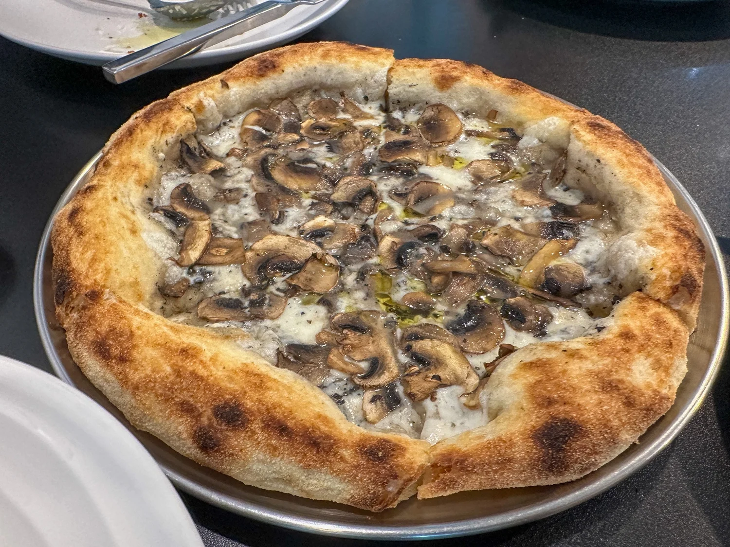 Ronin Pizza - Best Handmade Crust for a Pizza in Bangkok?