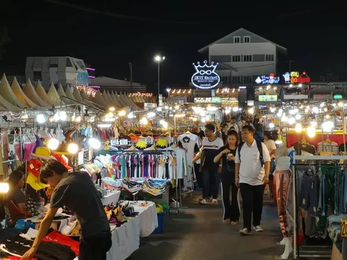 10 Best Bangkok Night Markets for Thai Street Food Lovers