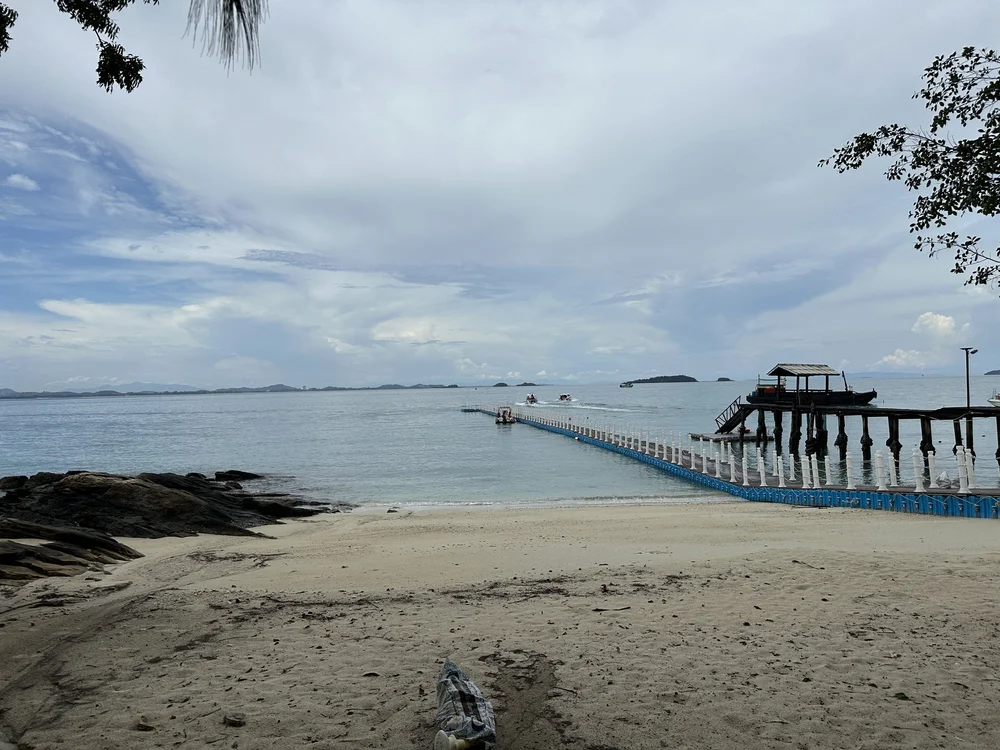 Going on a Snorkel Diving and Island Hopping Adventure Tour at Koh Samet