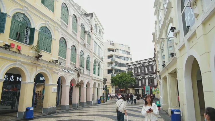 Exploring Senado Square, the Historic Center of Macau
