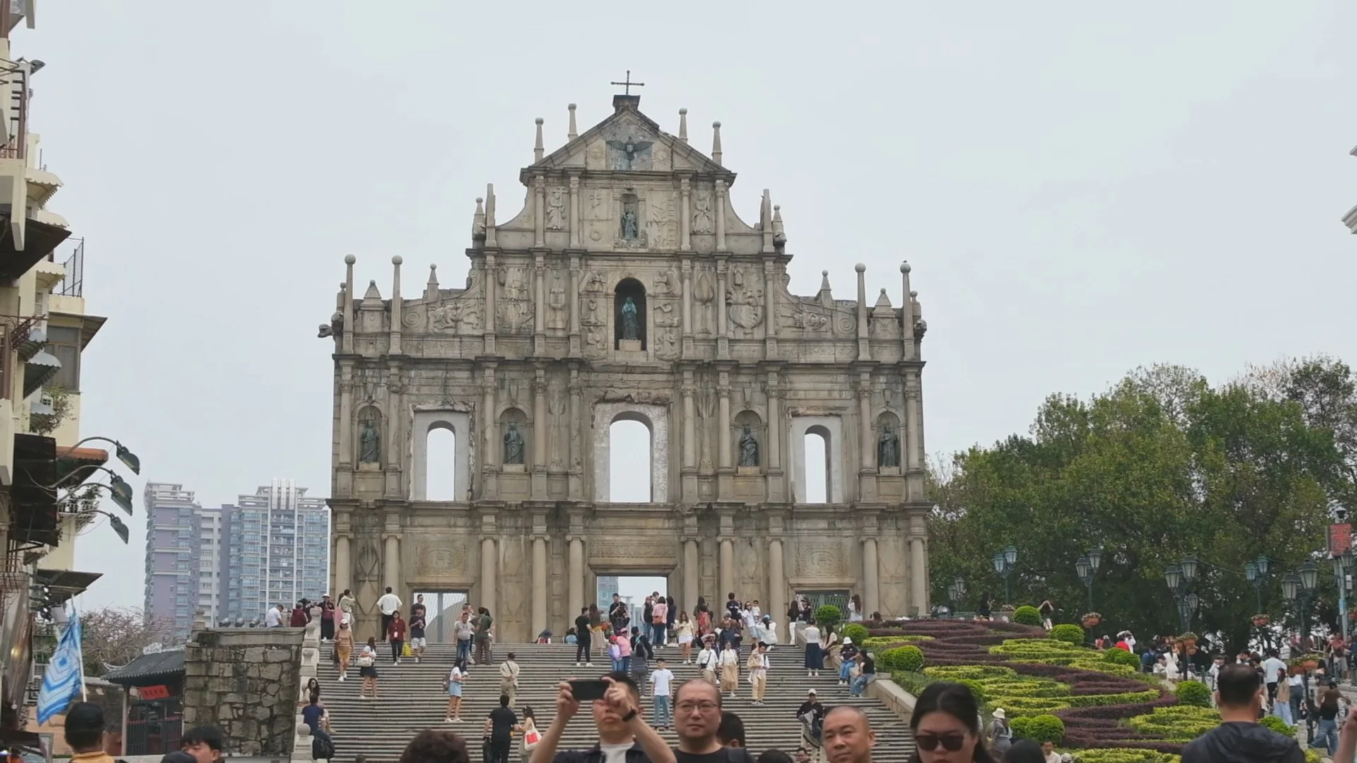 Macau Street Food Guide: 10 Local Street Food Items You Must Eat!