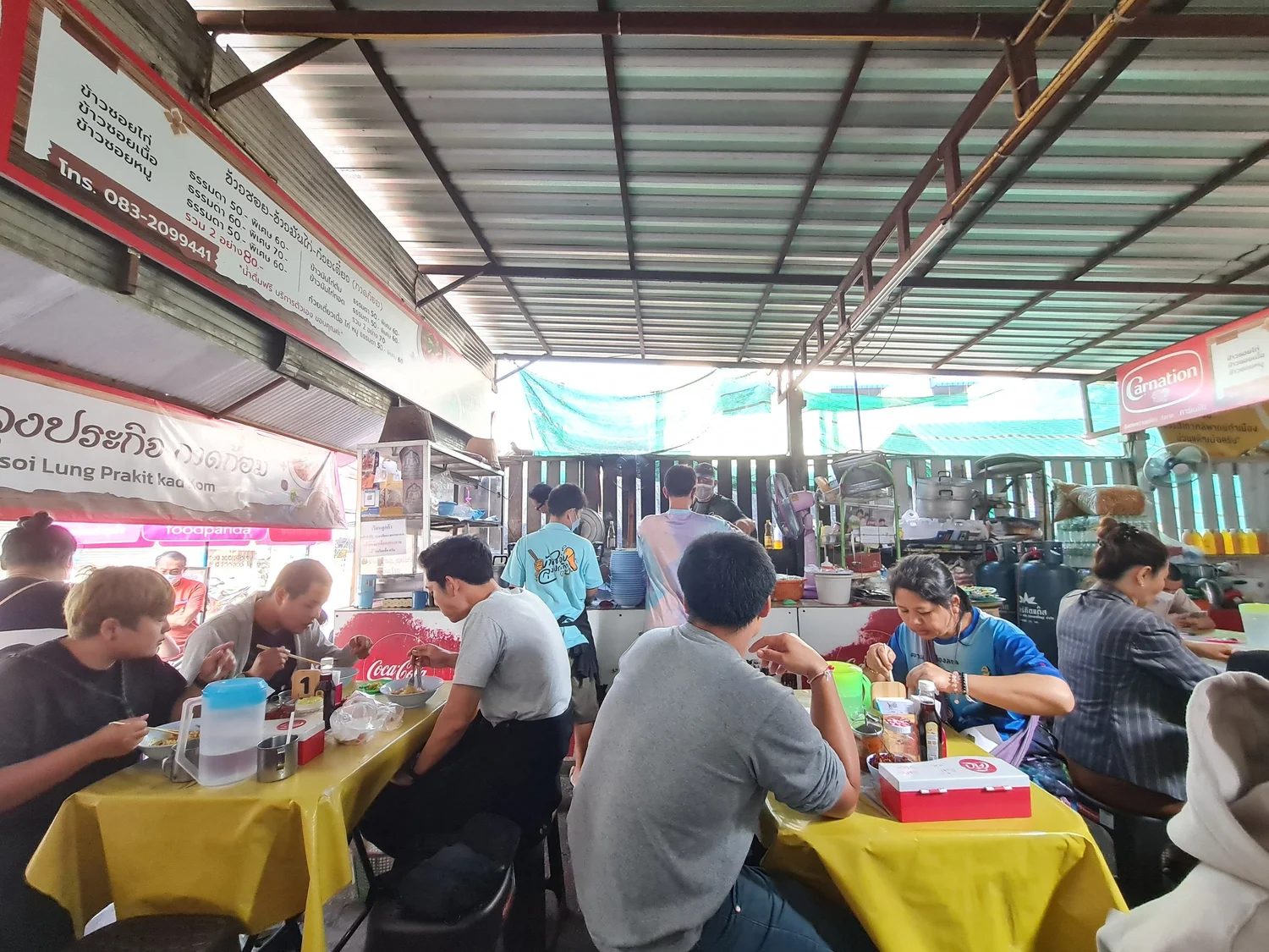 Khao Soi Netflix Best in Chiang Mai! - Khao Soi Lung Prakit Kaat Gorm