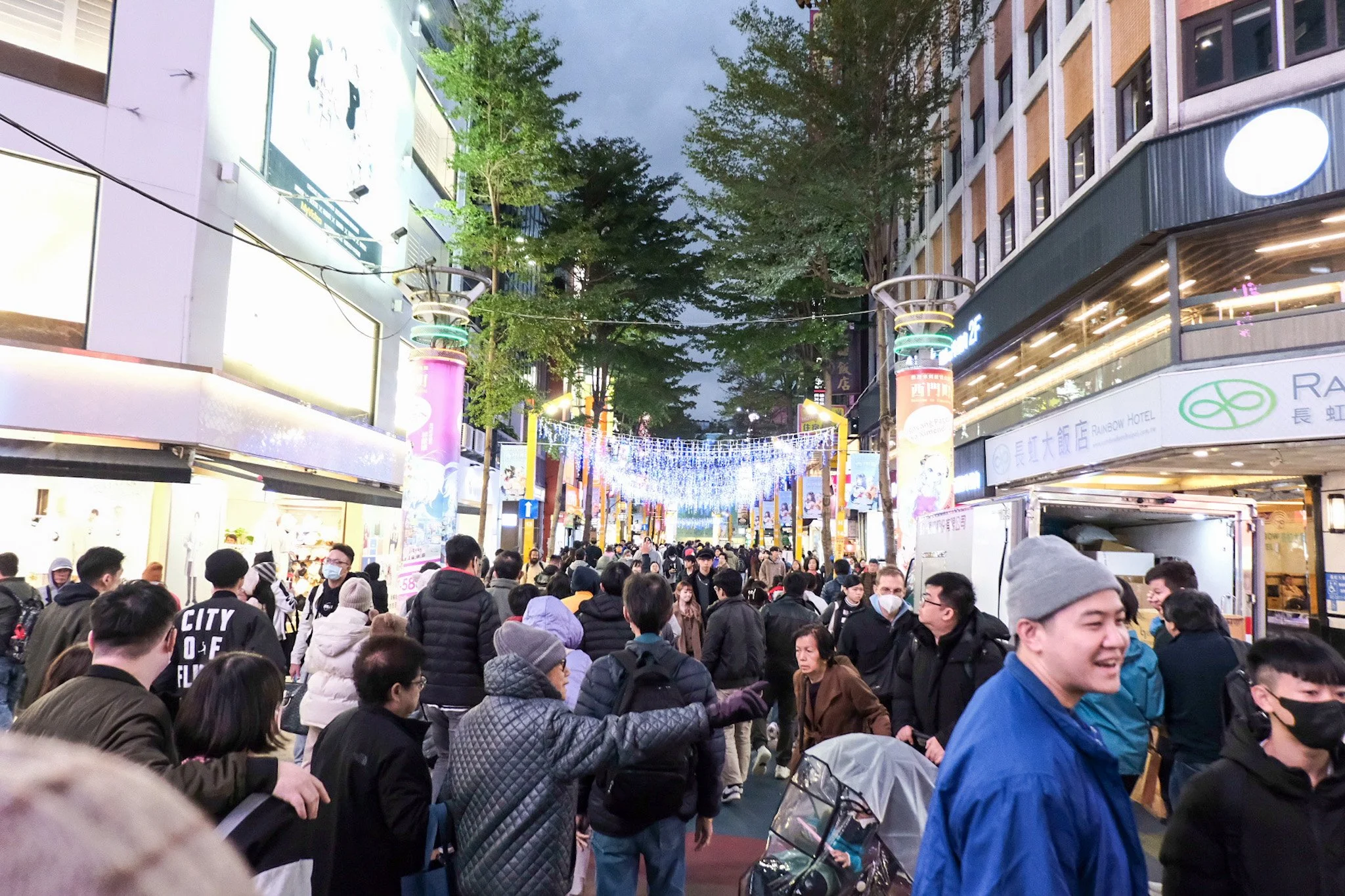 Exploring the Ximending Night Market, Taipei’s Bustling Shopping District!