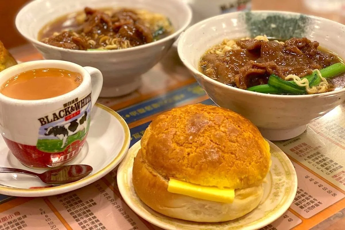 Ultimate Hong Kong Cha Chaan Teng Guide + Best Places to Eat!