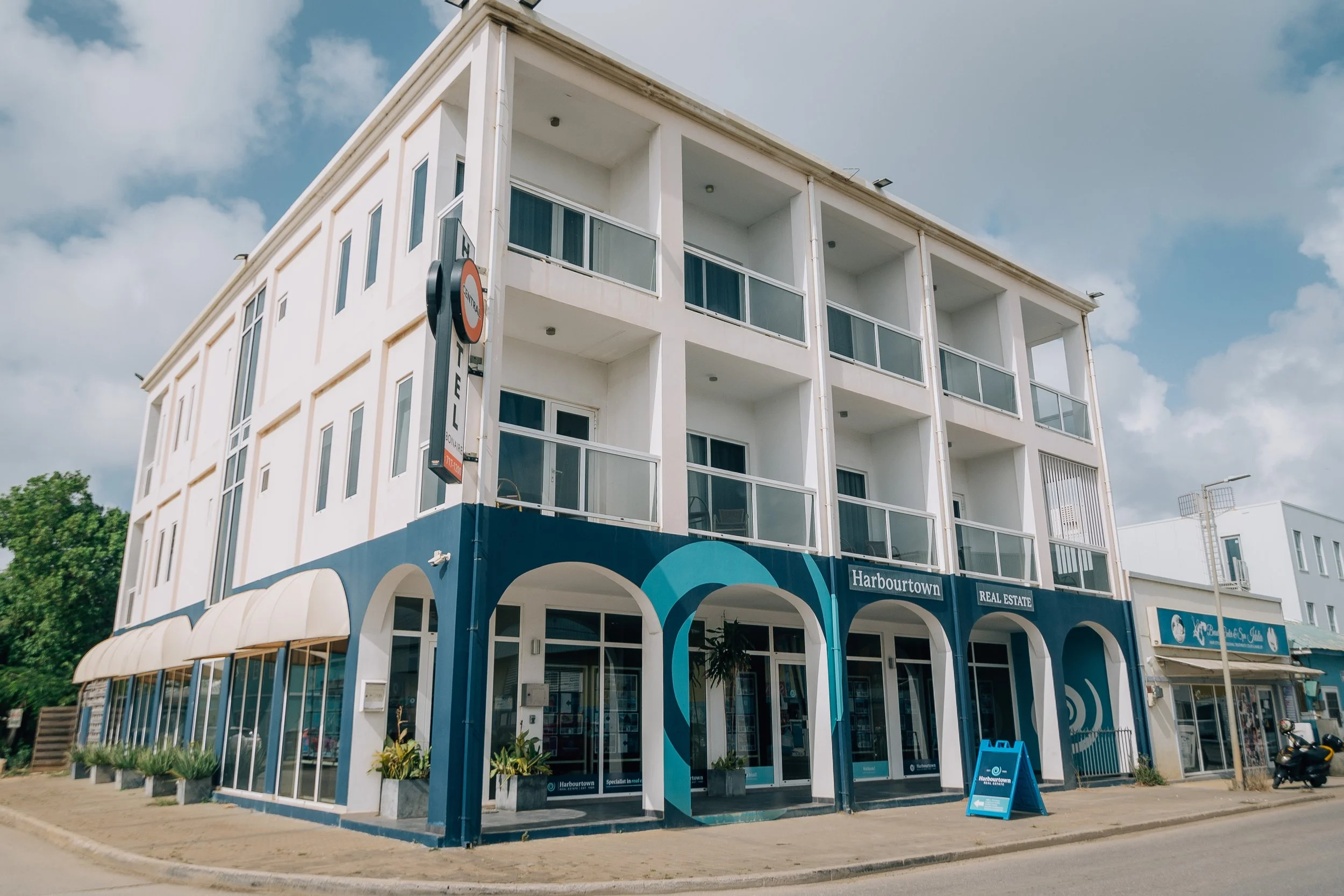Book Central Hotel Bonaire