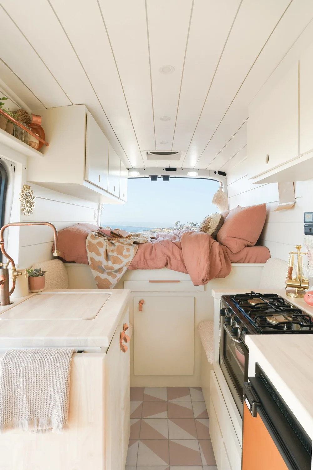 Build Spotlight — Socalcustomvans.