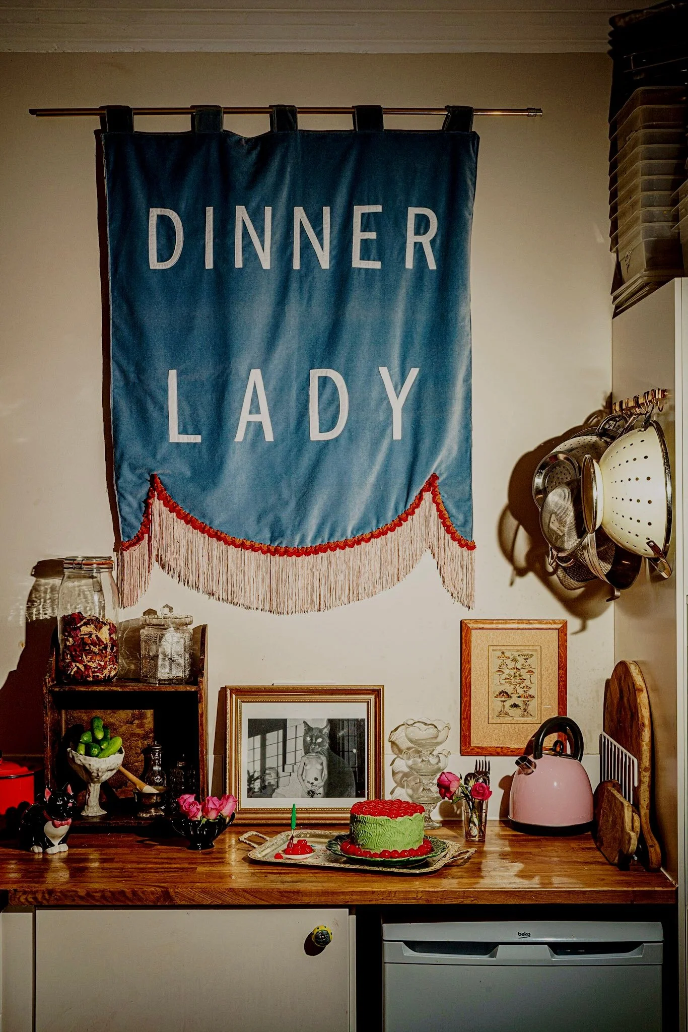 PARIS ROSINA: DINNER LADY