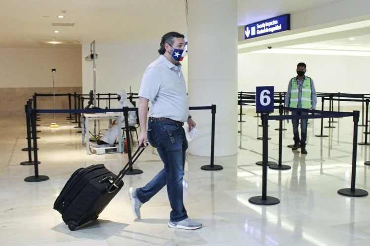 FLASHBACK FRIDAY: Ted Cruz Abandoned Freezing Texans for Sunny Cancún ...