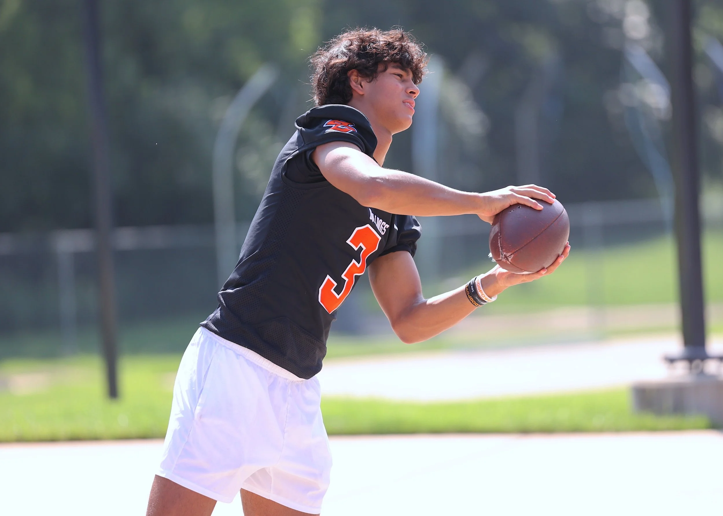 Byron Center’s Isaac Lee had 3 football visits and played AAU basketball in the same weekend ...