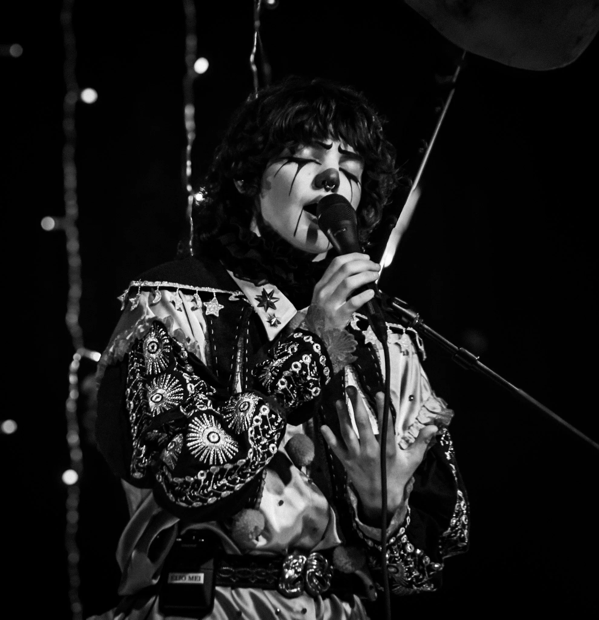 Madilyn Mei Brings Their One Man Circus To Chicago — Social Casualty