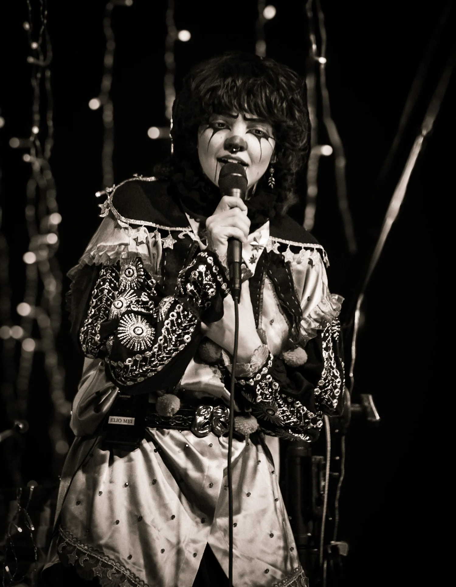 Madilyn Mei Brings Their One Man Circus To Chicago — Social Casualty
