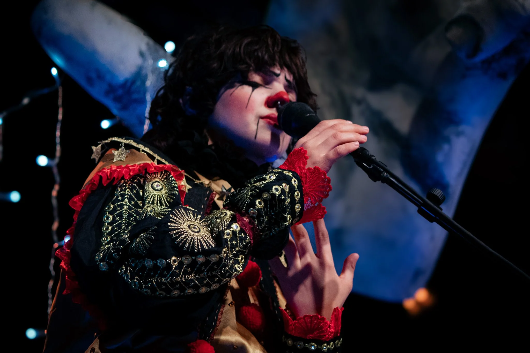 Madilyn Mei Brings Their One Man Circus To Chicago — Social Casualty