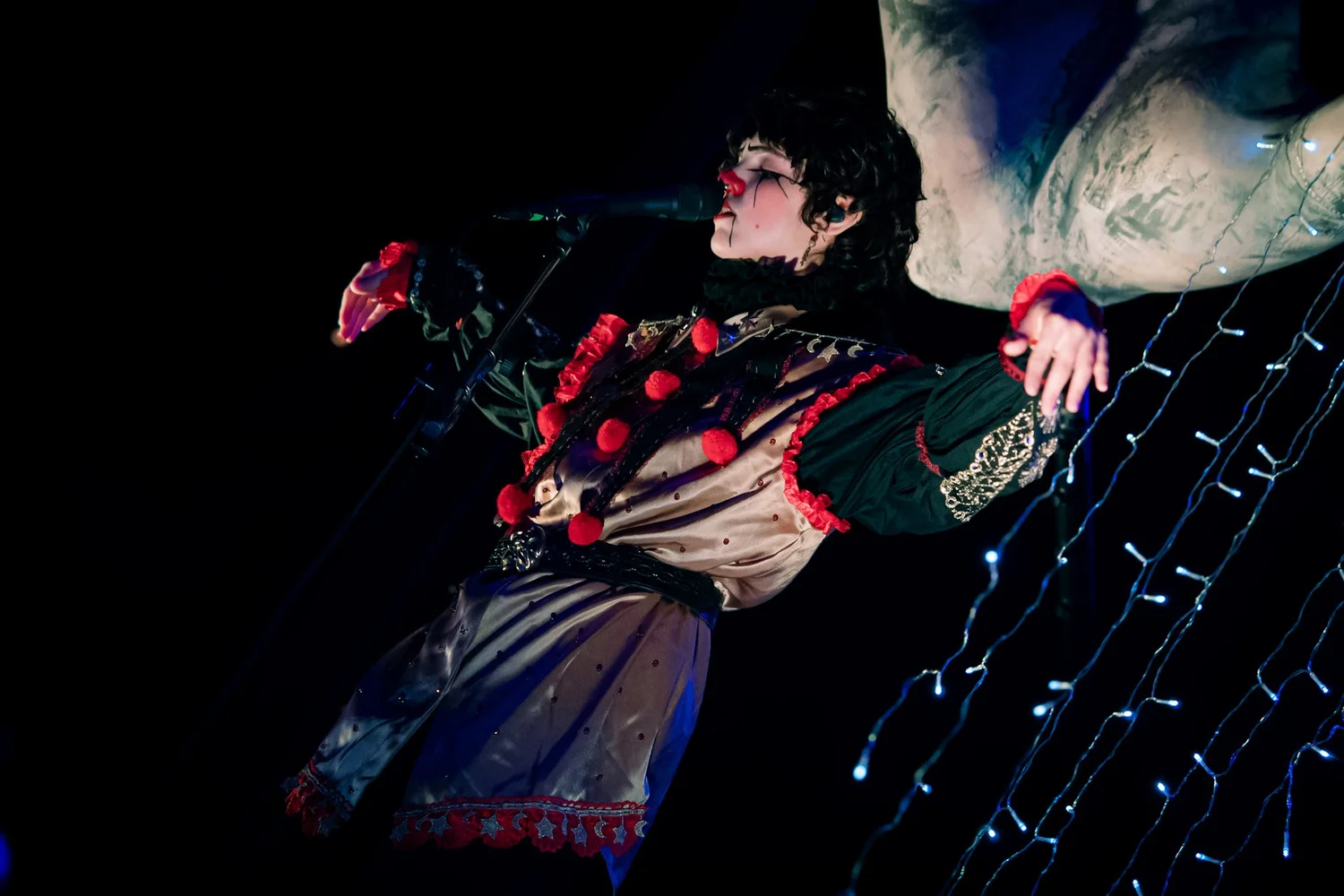 Madilyn Mei Brings Their One Man Circus To Chicago — Social Casualty