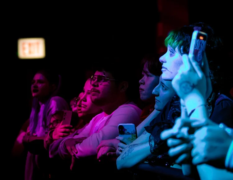 Madilyn Mei Brings Their One Man Circus To Chicago — Social Casualty