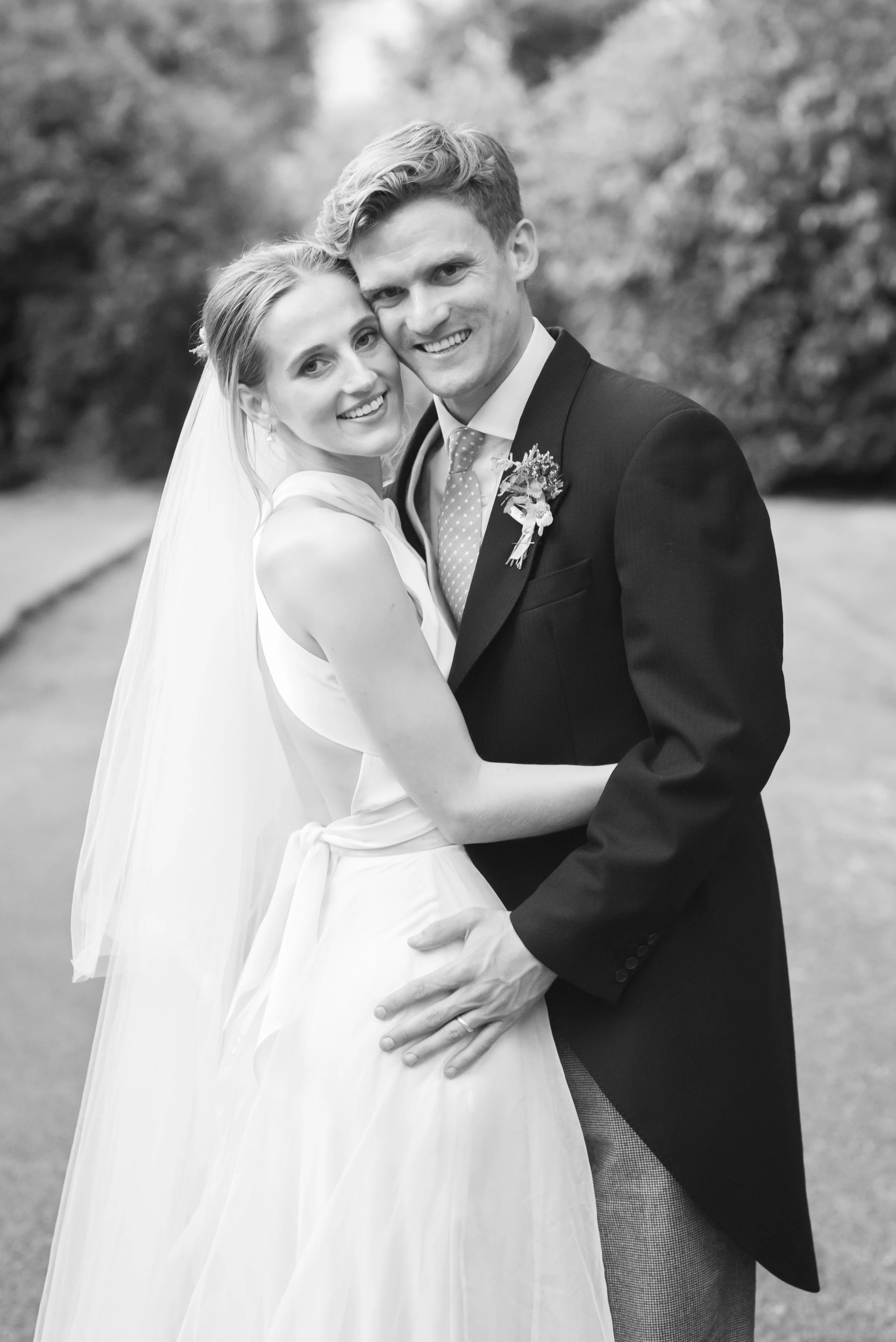 Gorgeous Izzy | A Halfpenny London bride — Halfpenny London Wedding ...