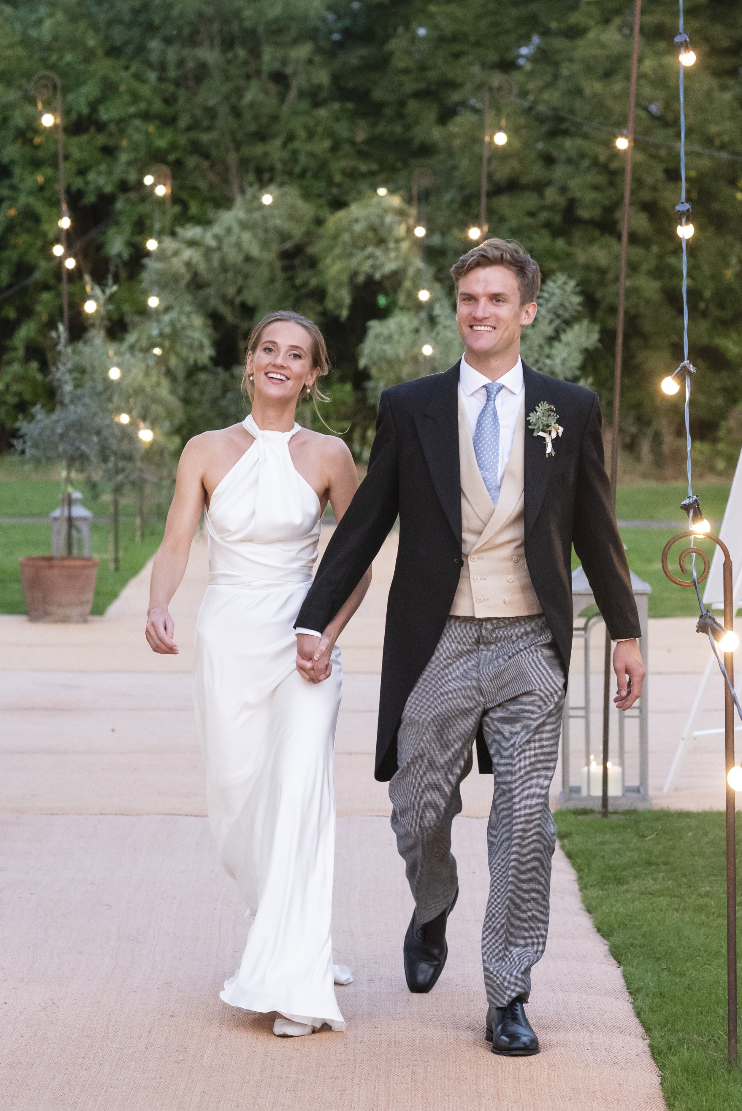 Gorgeous Izzy | A Halfpenny London bride — Halfpenny London Wedding ...