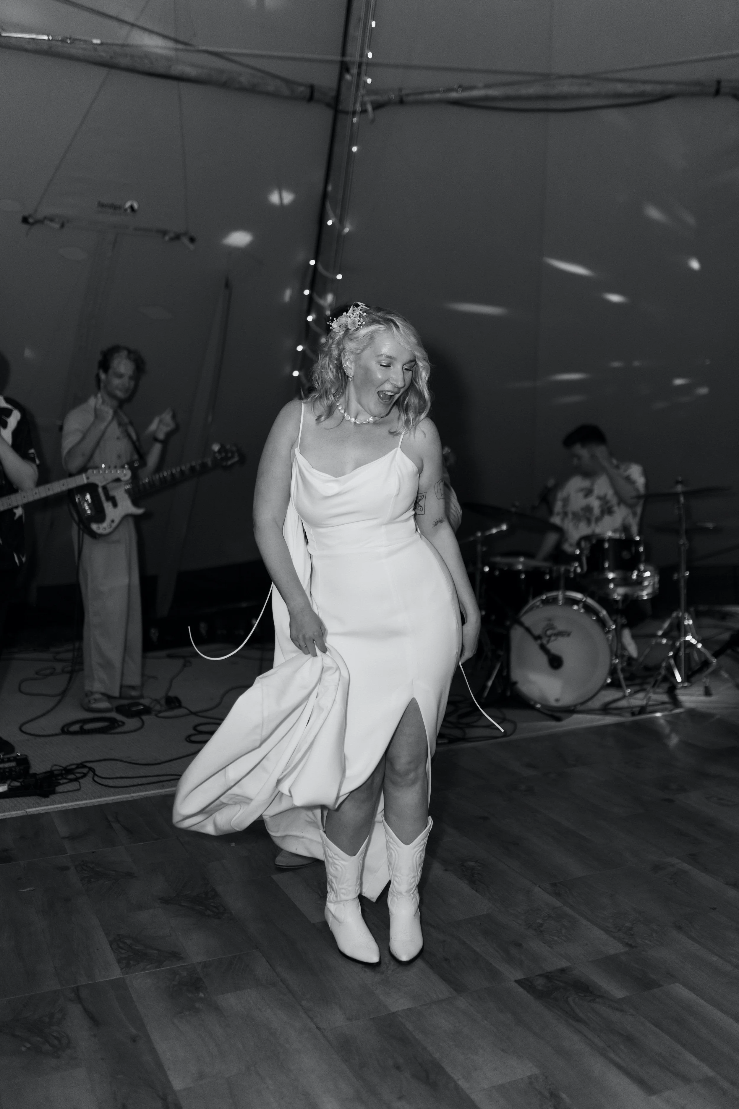 Stunning Eloise | A Halfpenny London Bride — Halfpenny London Wedding ...