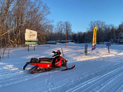Boondock Inn U.P. North Resort