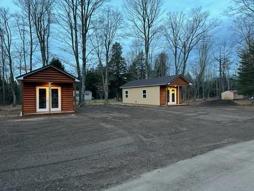 CAMPS & CABINS — Boondock Inn U.P. North Resort