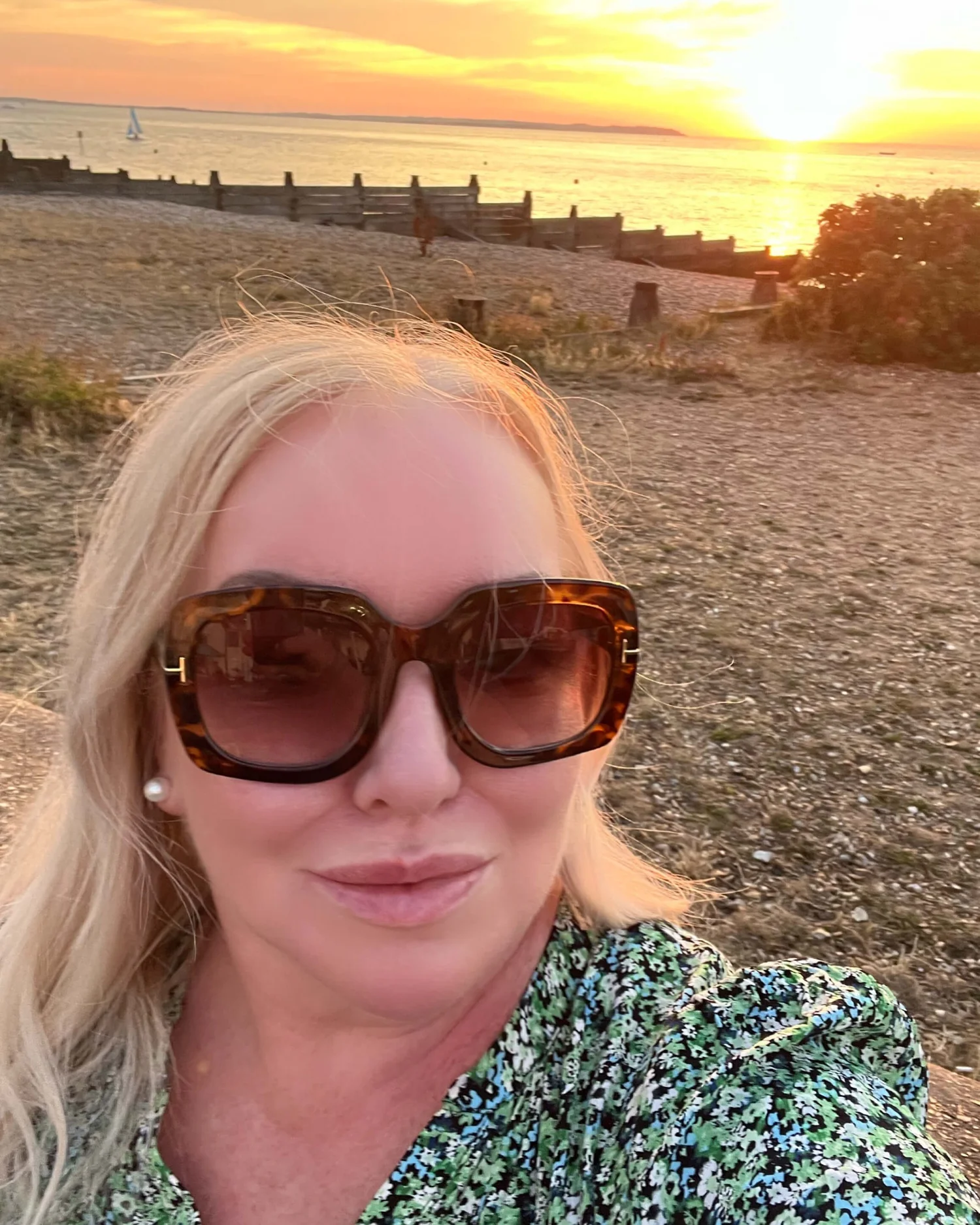 About Alex — Alex Brown - The Million Copy No.1 Bestselling Author