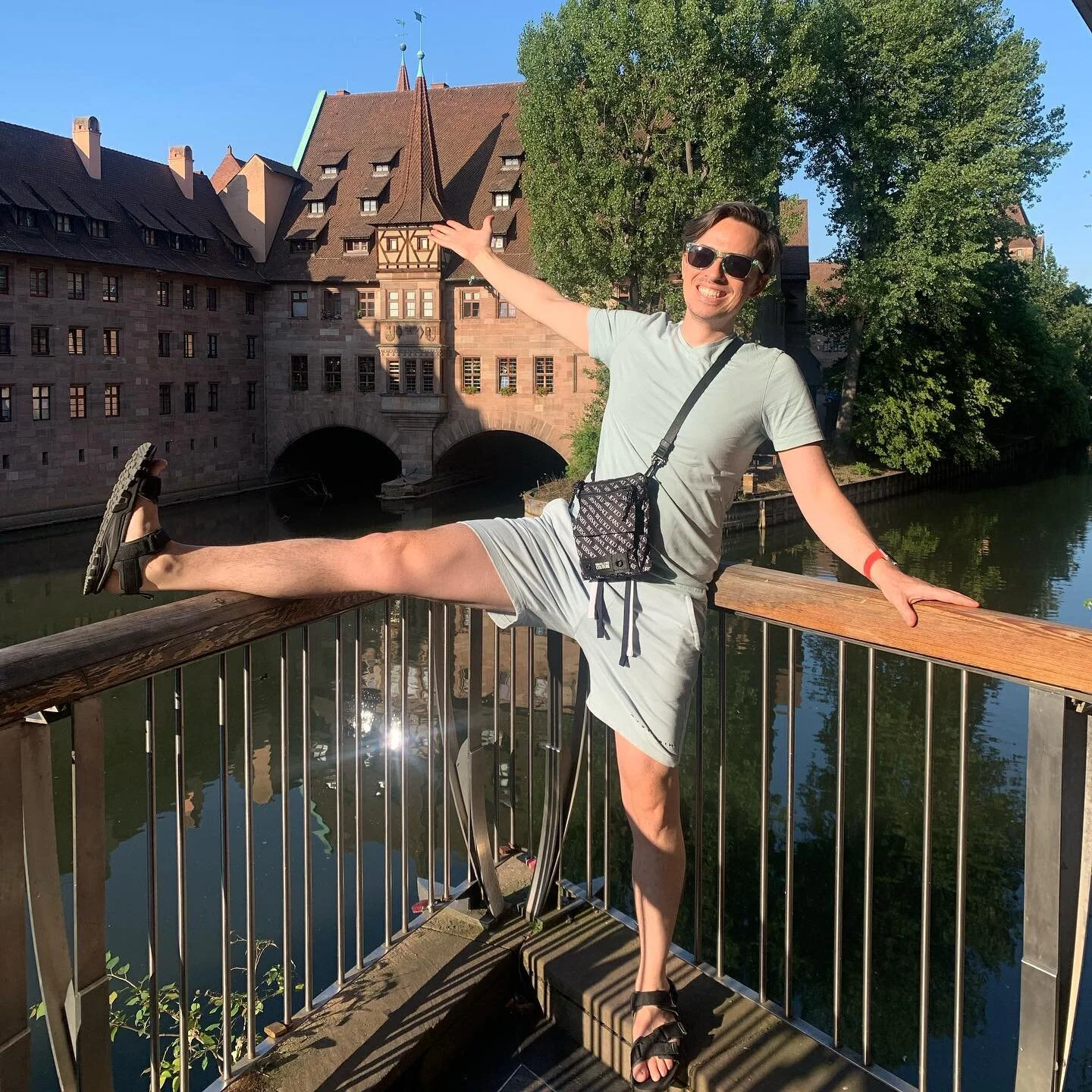 RAY CHENEZ countertenor