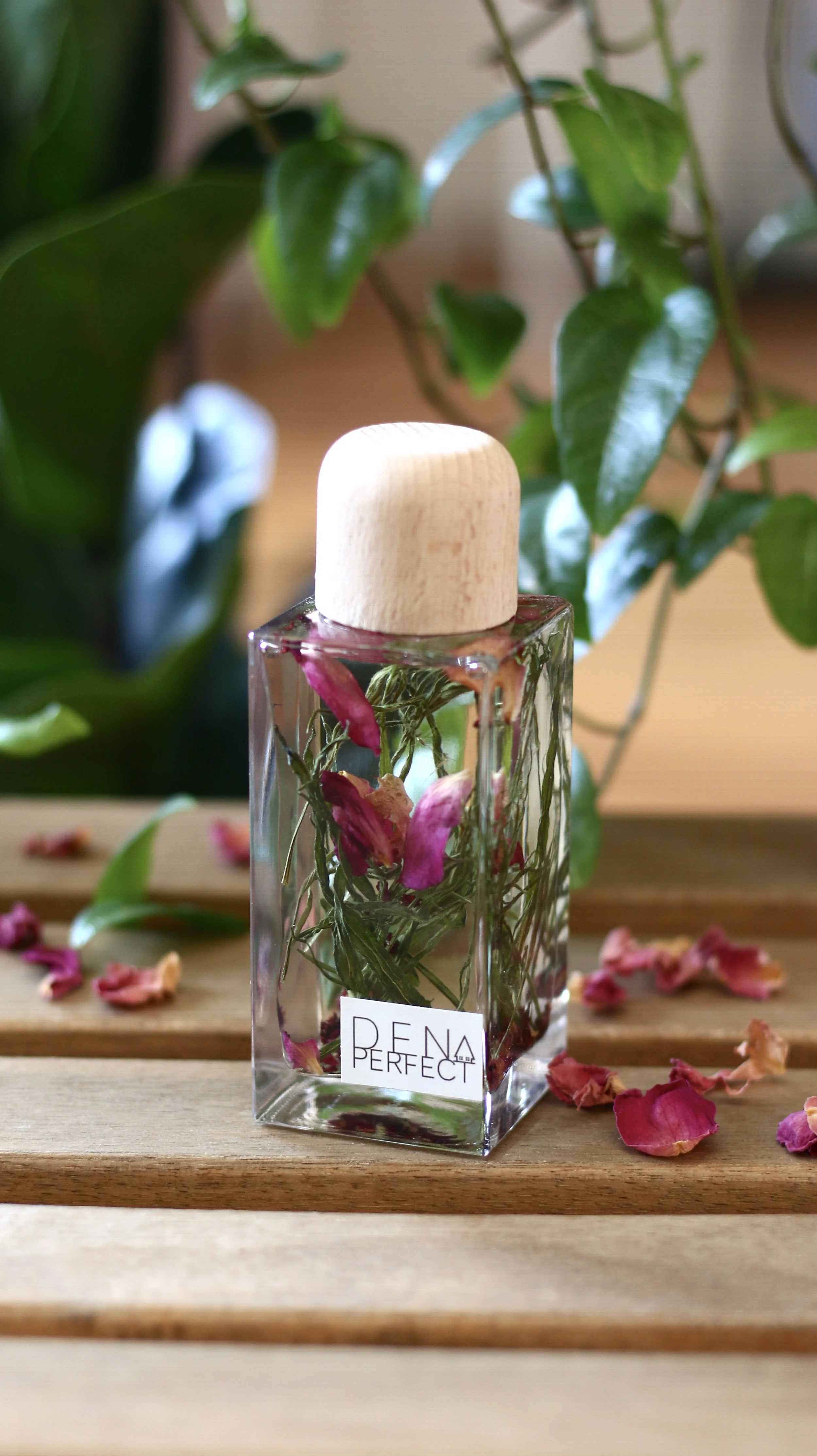 Rosewodd Moss Reed Diffuser | Den Perfect | Soy Candles, Reed Diffusers ...