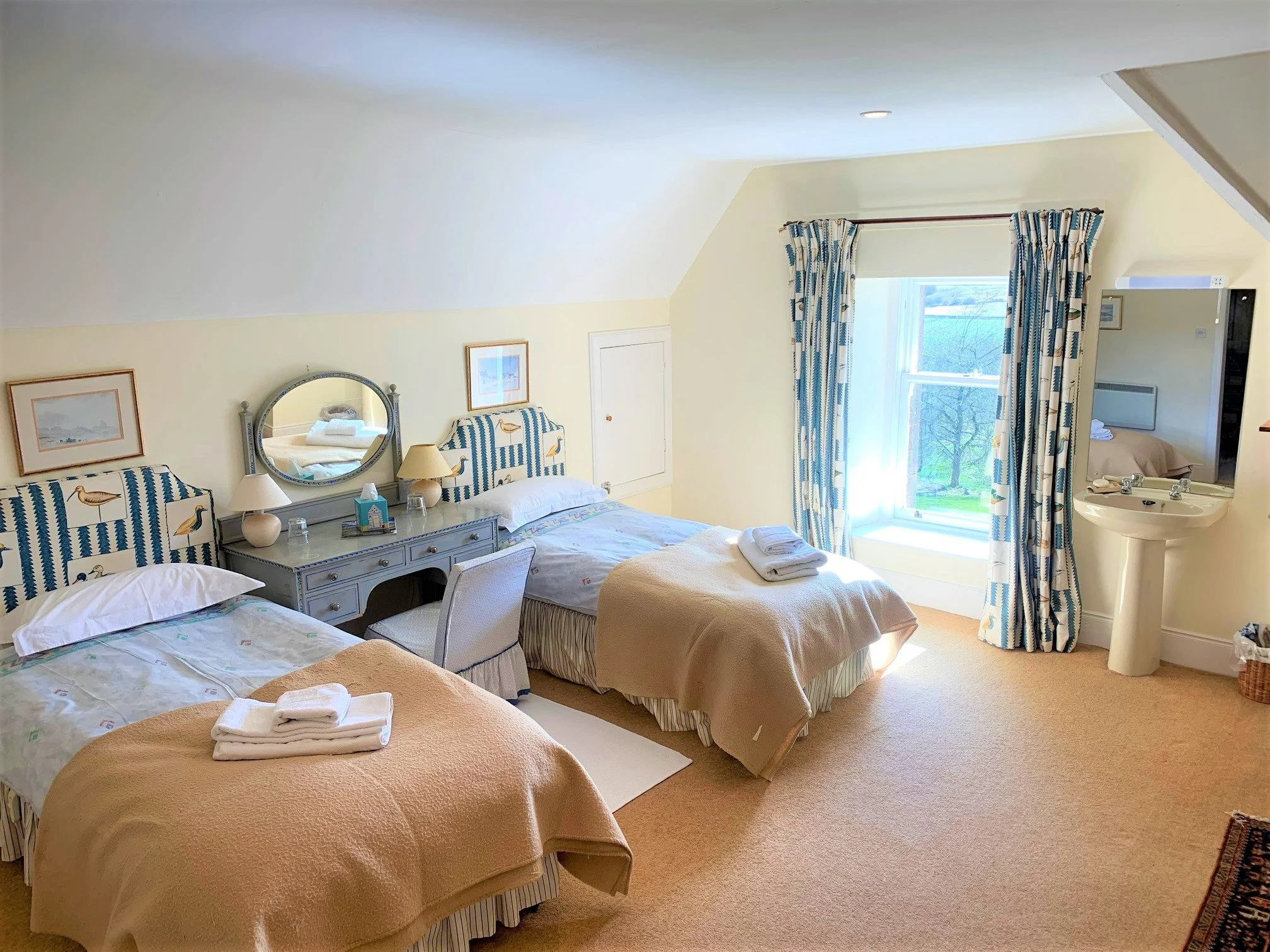 GALLERY — Persie House