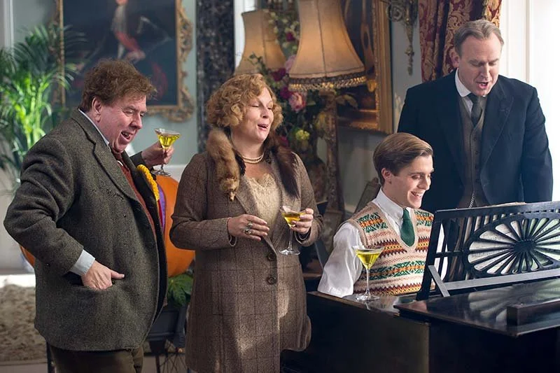 Blandings — MAMMOTH SCREEN