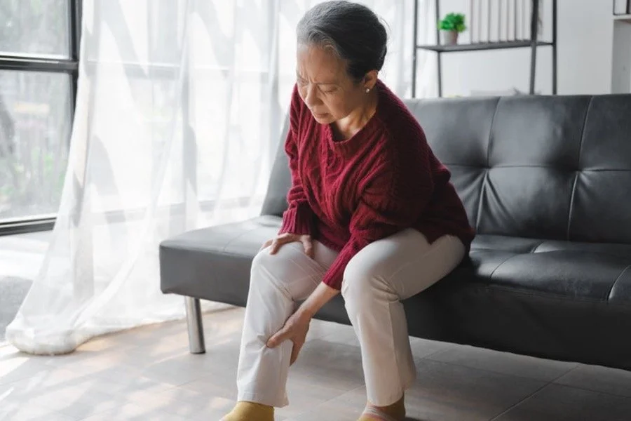 How a Leg Contracture Can Indicate Elder Abuse | Peck Law Corporation