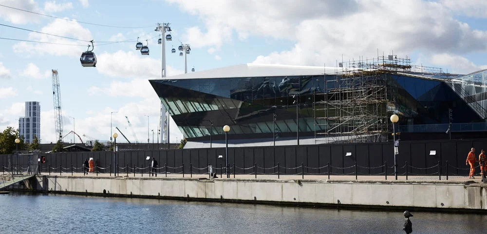 Construction Site Hoarding — LLS Logistics