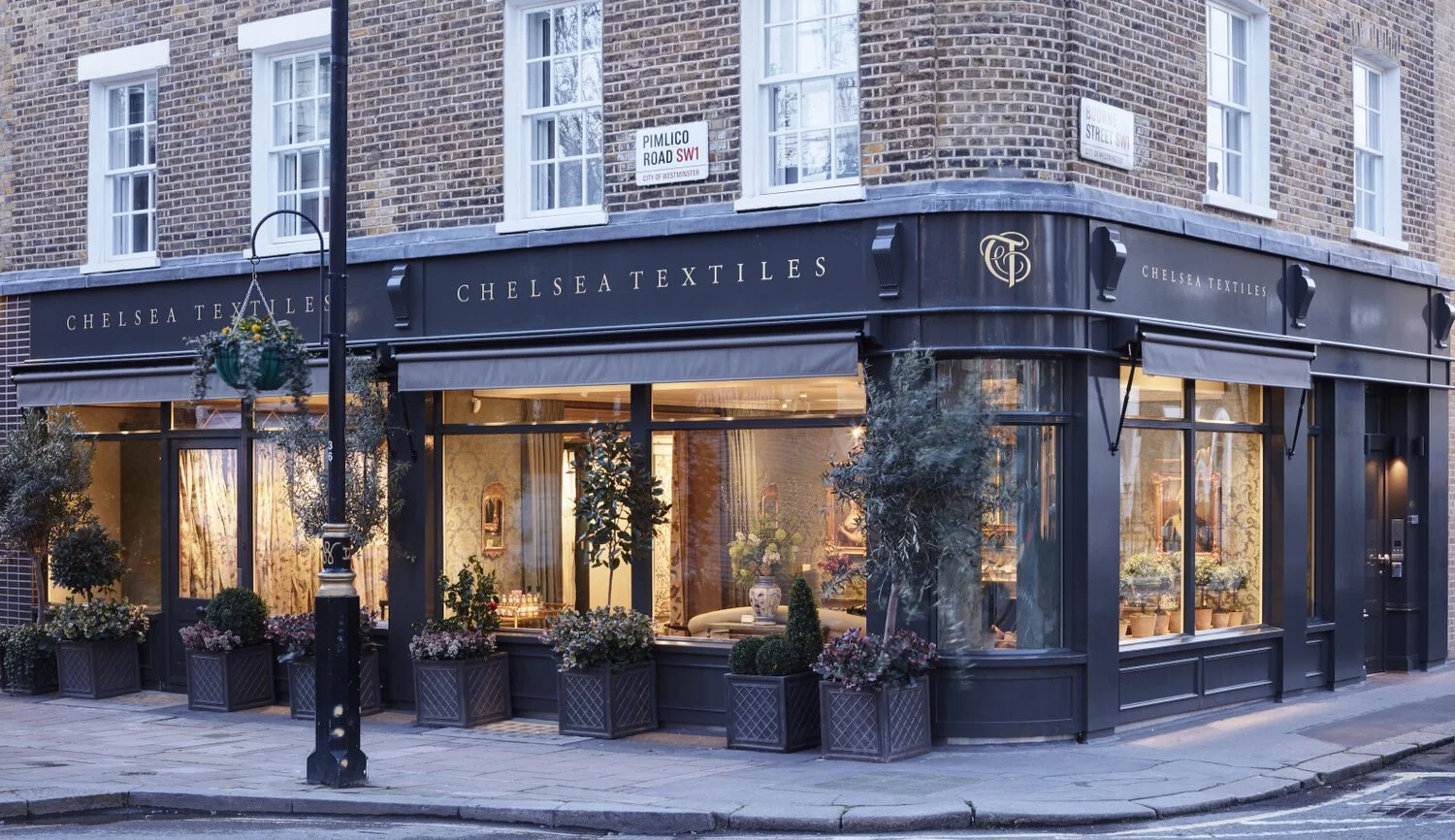 The elegance of Chelsea textiles — Nicolas Fairford
