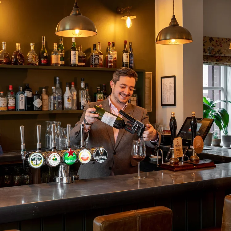 2 AA Rosette Restaurant, Waddesdon Buckinghamshire — The Five Arrows
