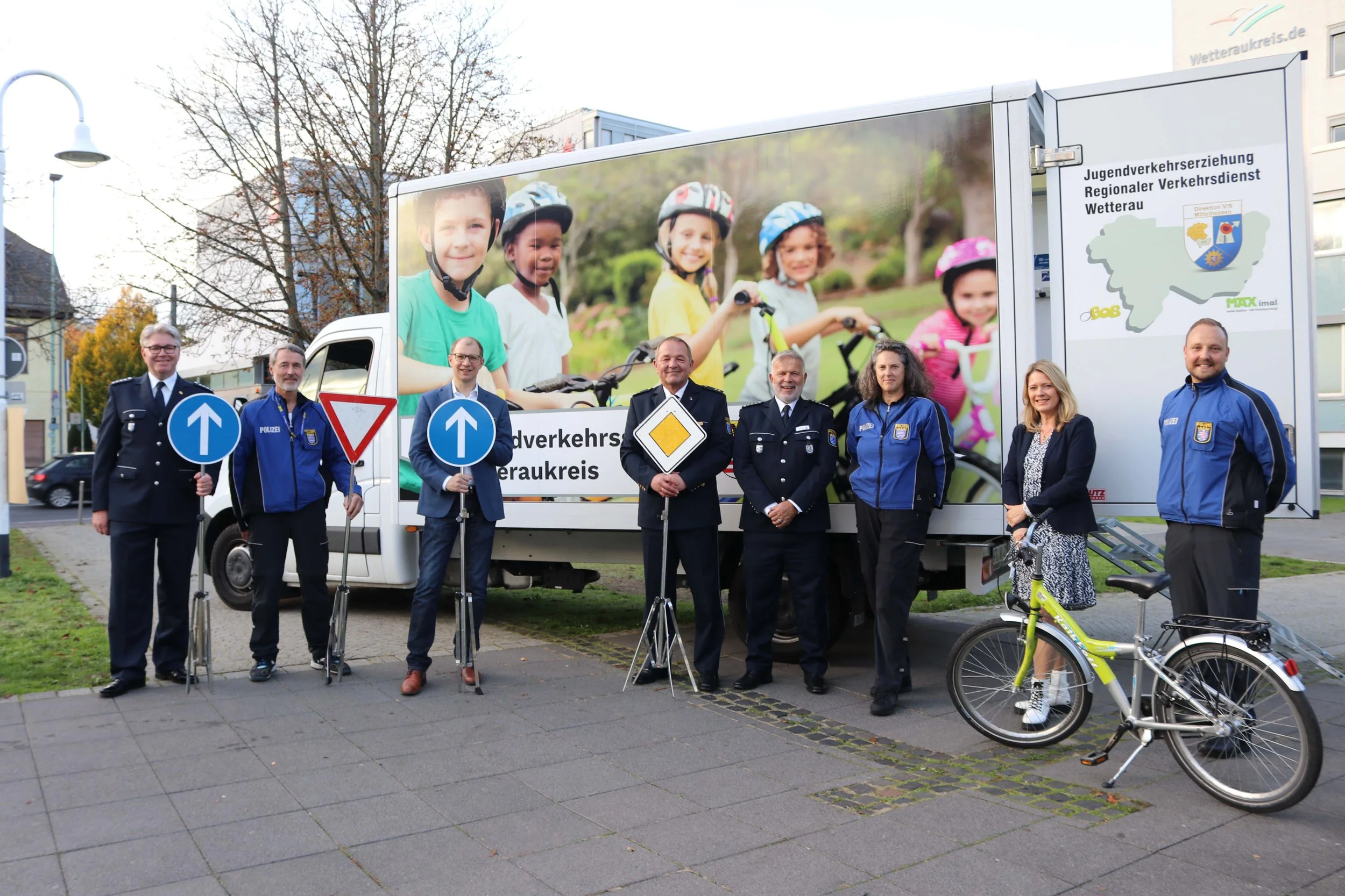 Sicher unterwegs im Straßenverkehr – Neues Fahrzeug für die mobile ...