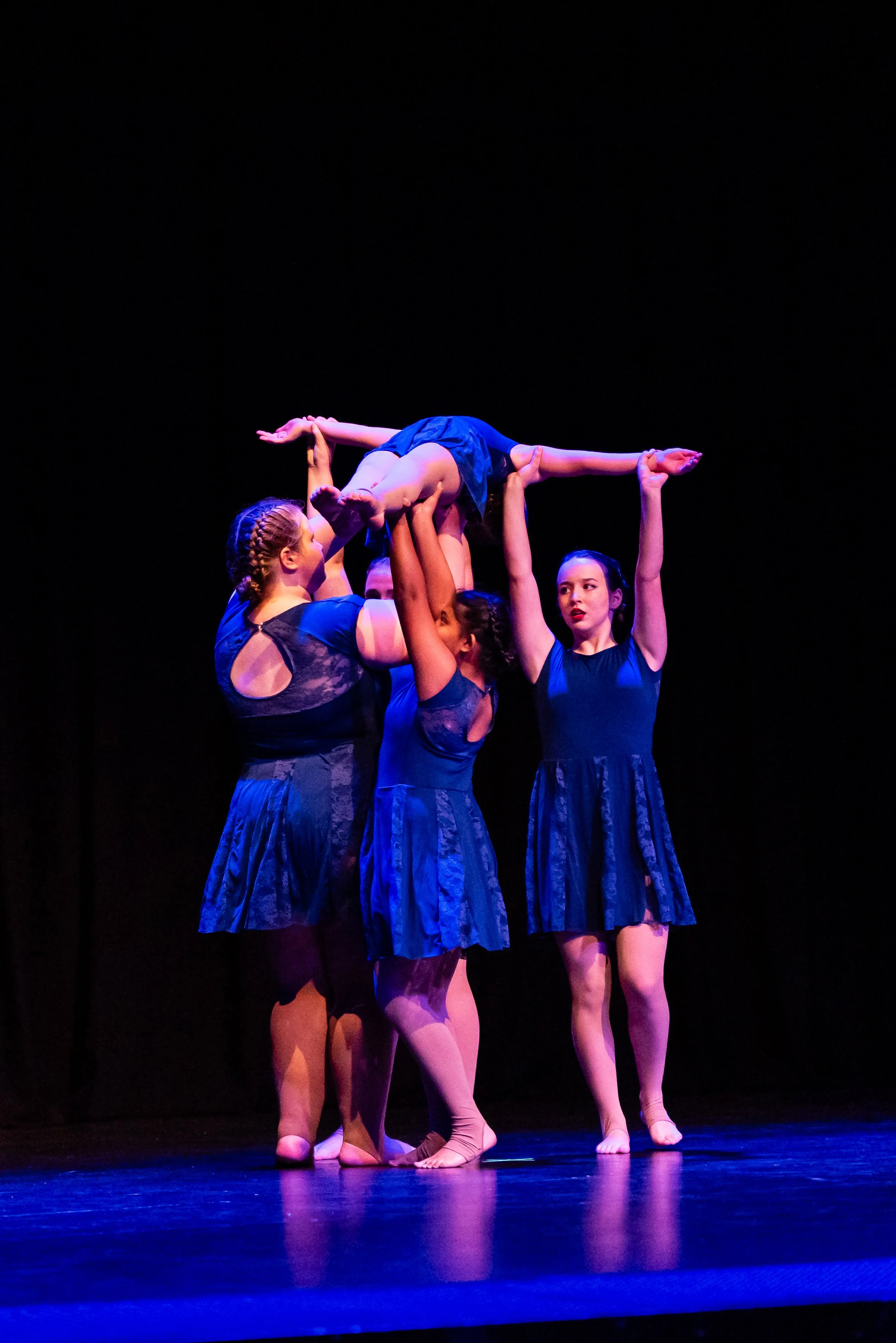 LAUNCH DANCE COMPANY
