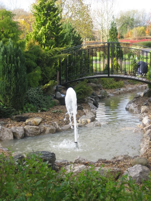 Water Fountain Installation UK | Bespoke Water Features | Lakes ...