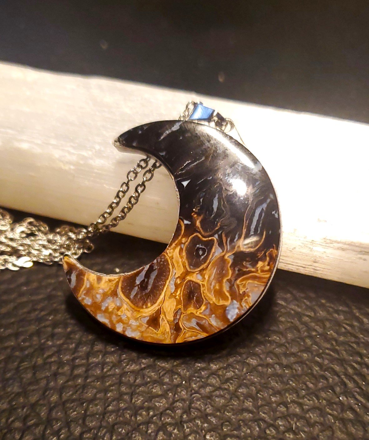 Store 2 — Moonfeathers