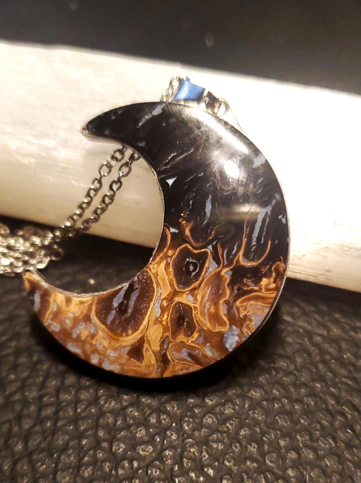 Store 2 — Moonfeathers