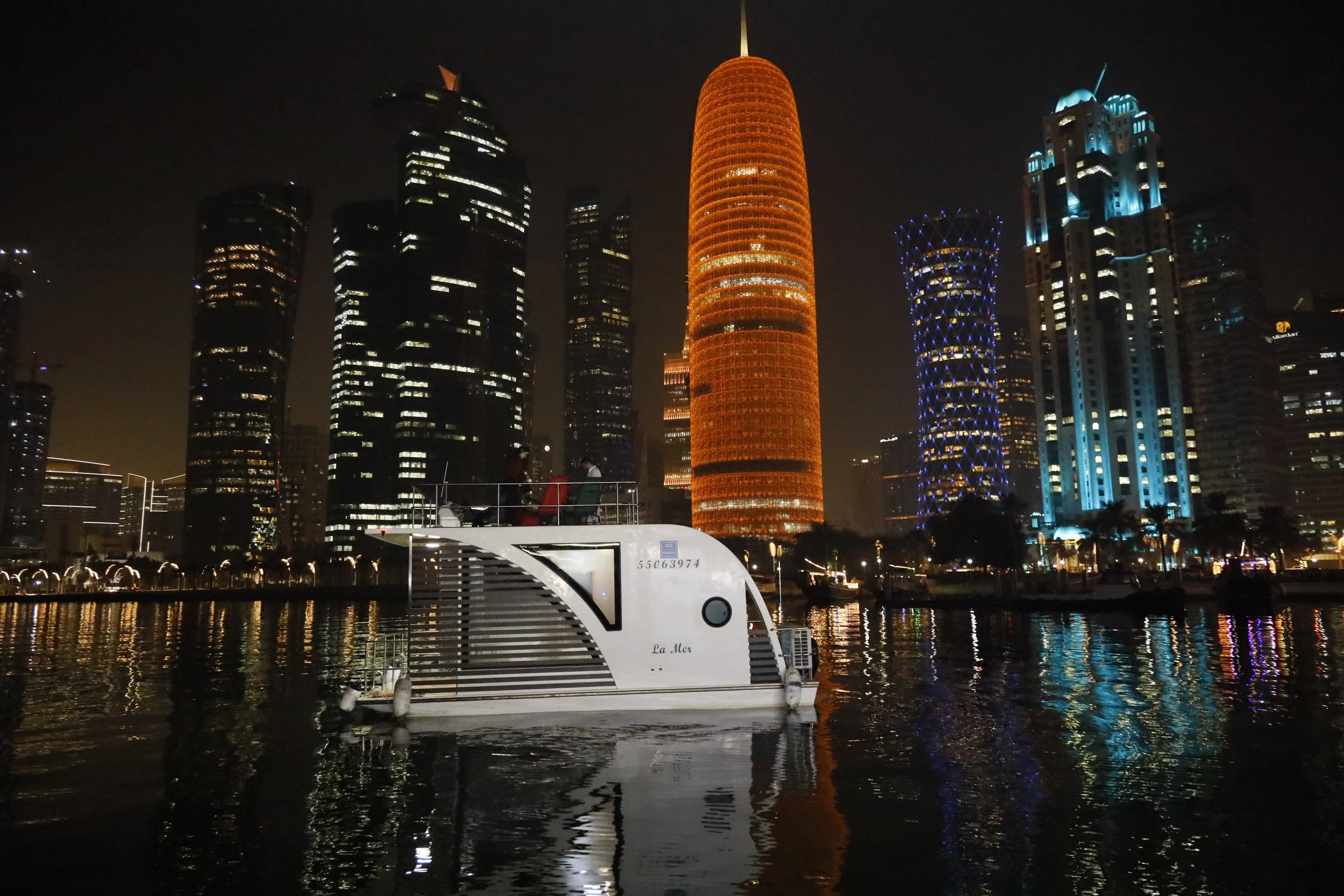 Luxury Boat Rentals in Doha, Qatar | Private Houseboat Experience