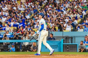 JuJu Watkins throws out the first pitch as the Dodgers bounced back to ...