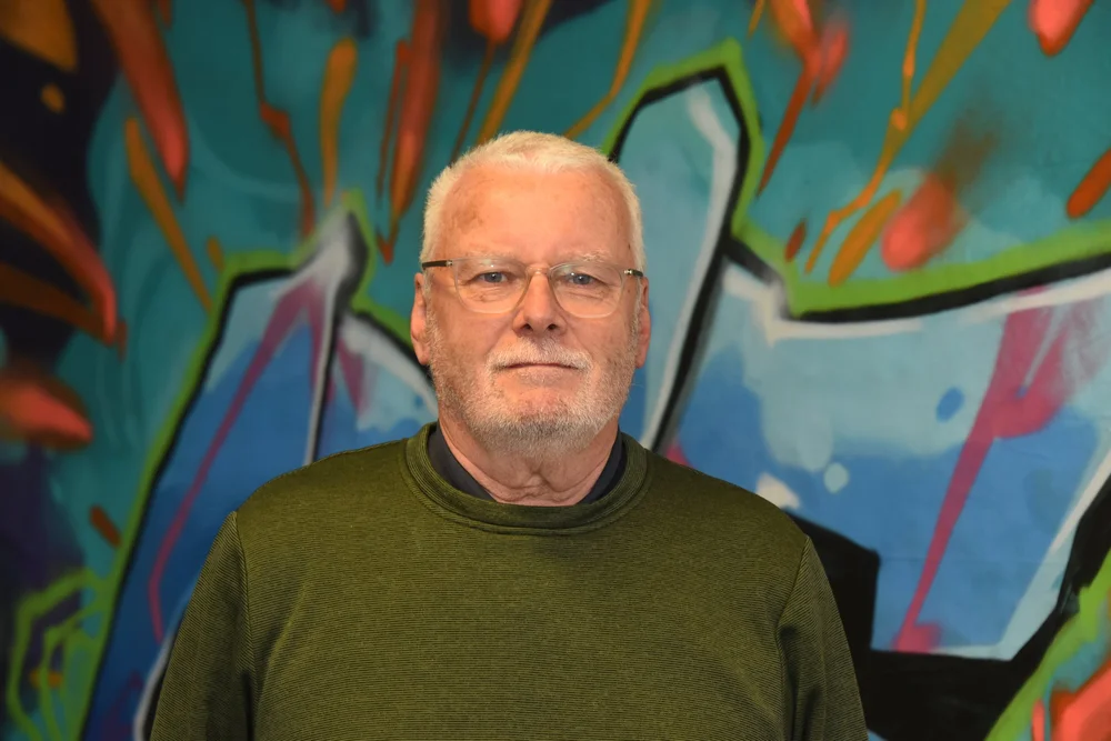 Staff — Celf o Gwmpas