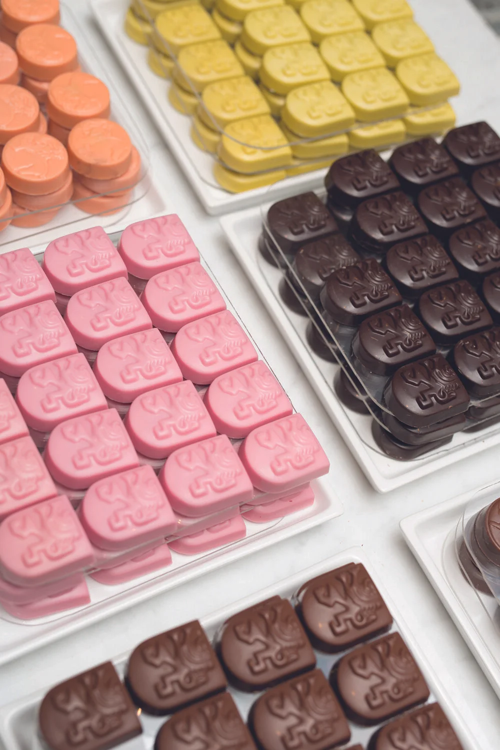 Creative Visual Merchandising: Godiva Gold Icon Window — Sara Roberts ...