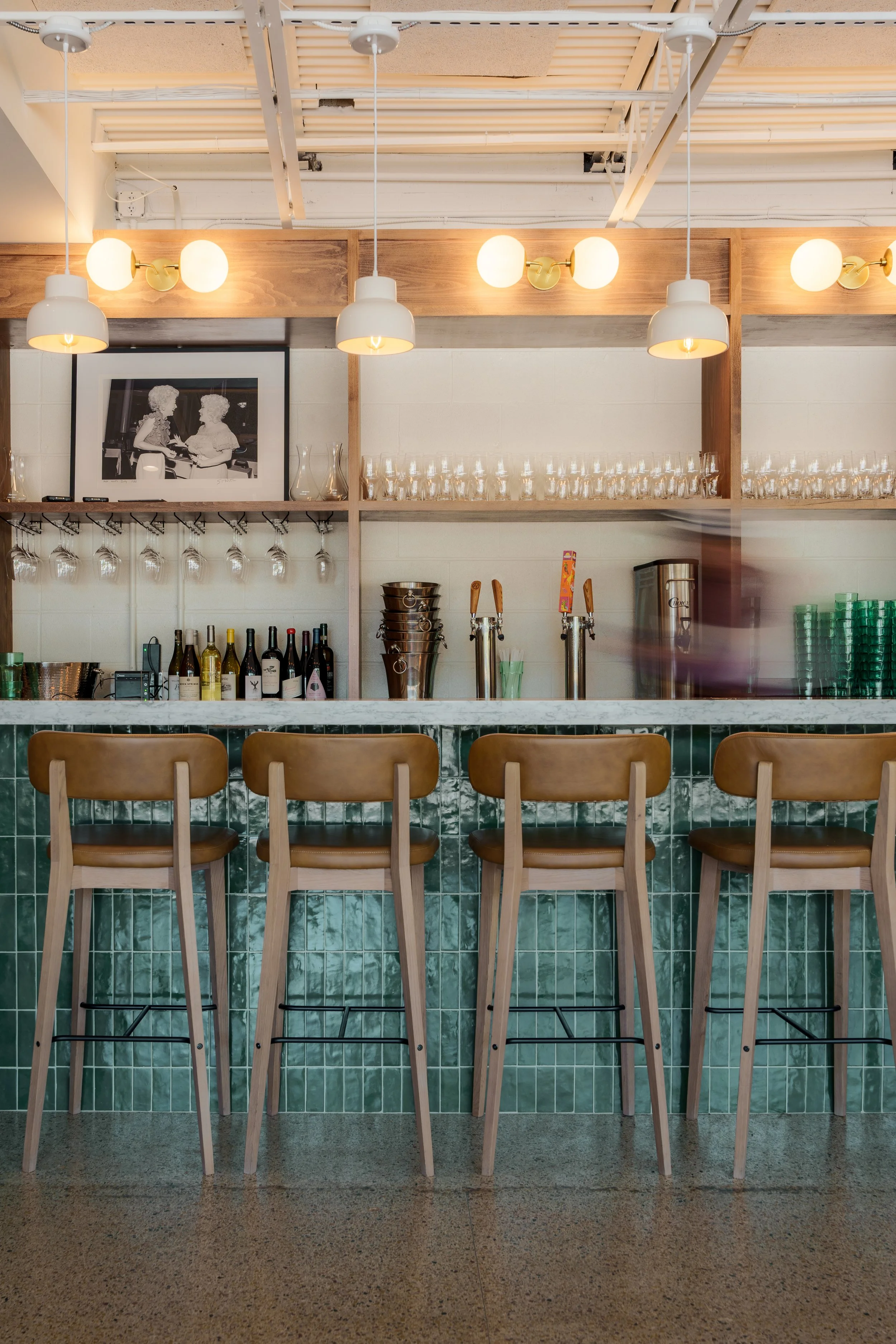 Flo's Wine Bar & Bottle Shop