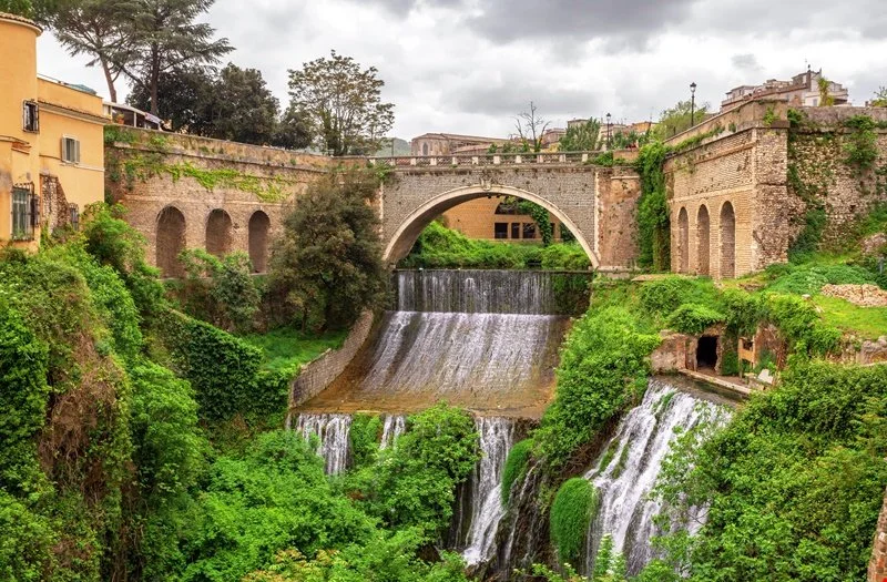 Tivoli Walking Guide (A self-guided Tour) — Provincial Leisure
