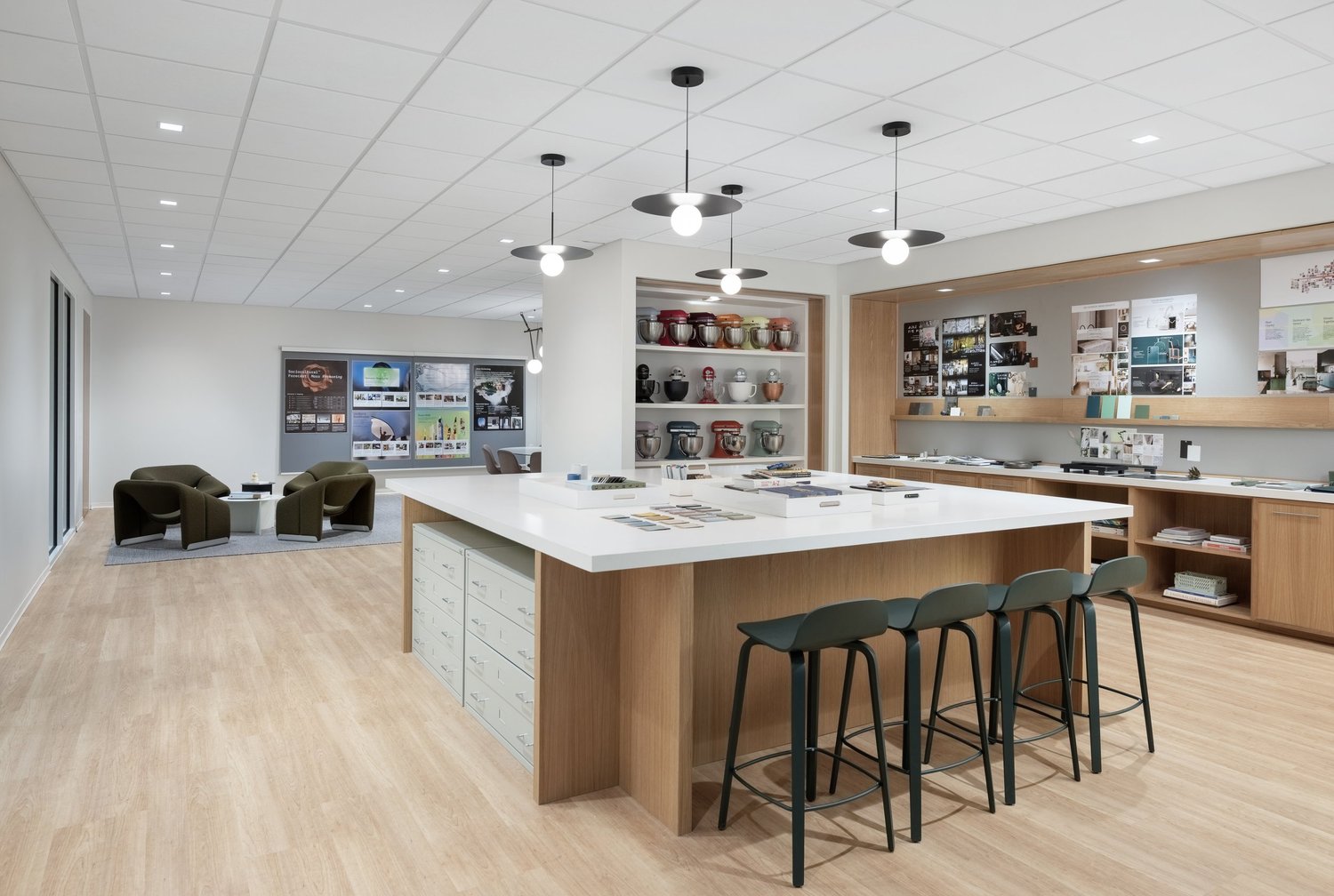 Corporate Design Headquarters — Curioso