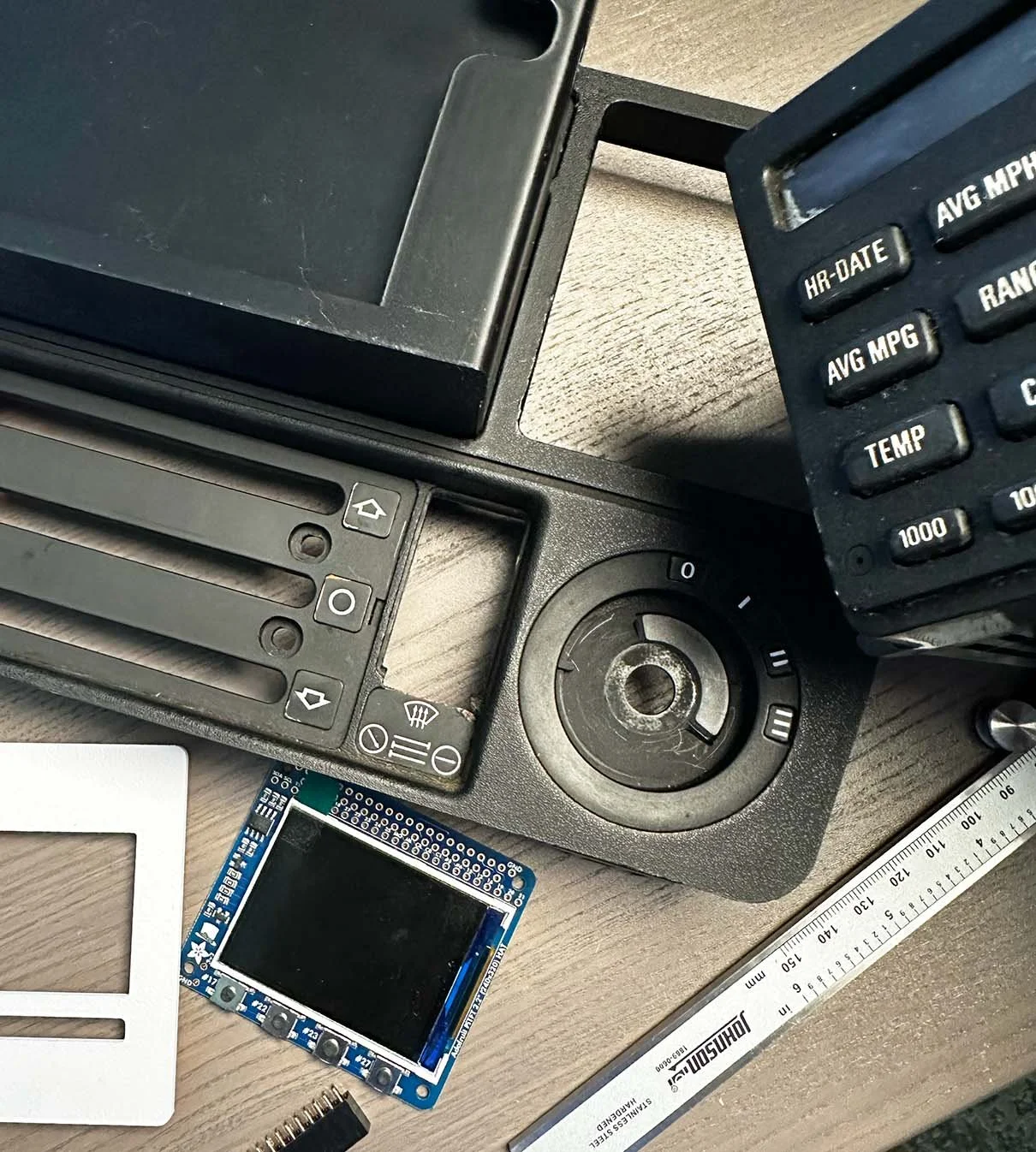 RASPBERRY Pi CAR PROJECT — IT'S ALL ABOUT THE BUILD