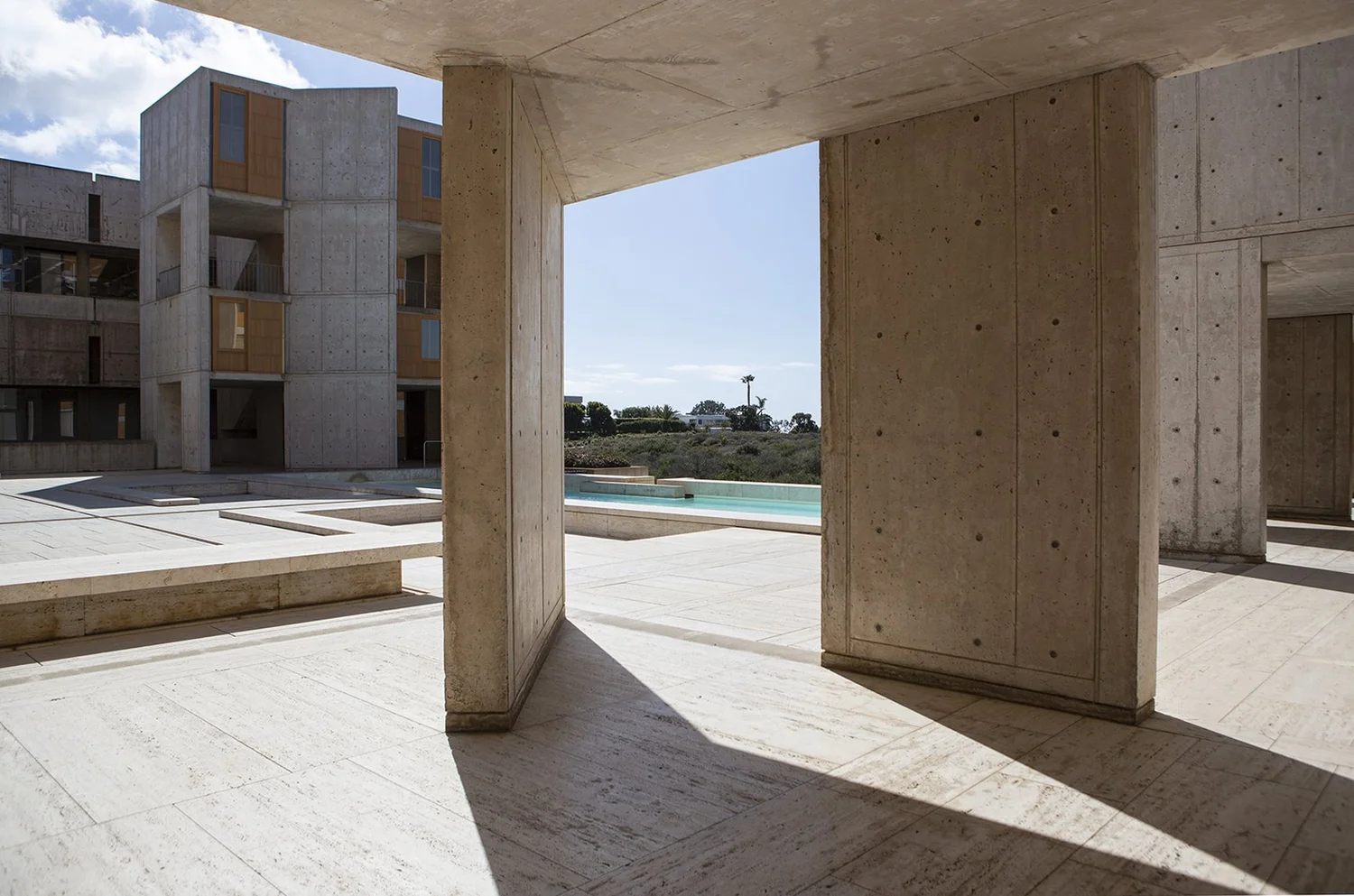 NJ IN LA | The Salk Institute: A Masterpiece of Brutalist Architecture ...