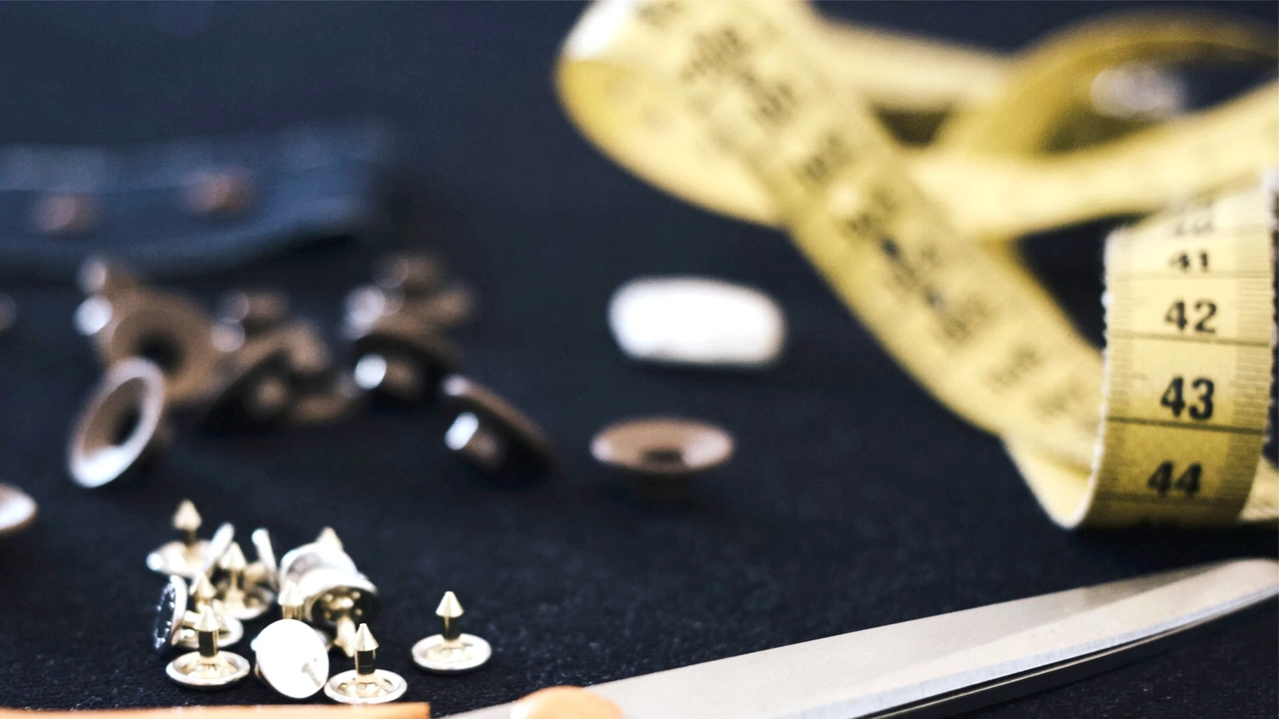 Jeans Making 101: The Final Touch — FIVE POCKET jeans
